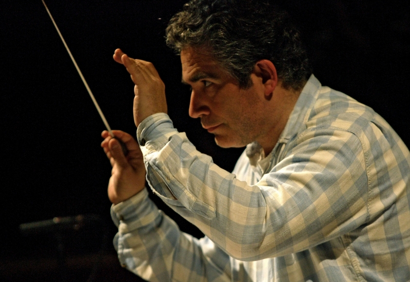 Carlo Rizzi conducts WNO Orchestra at International Concert… | WNO