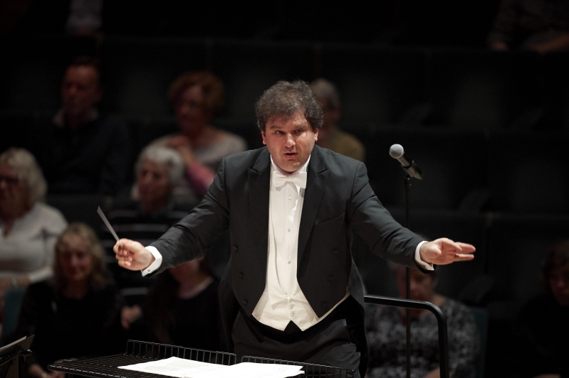 Five things you didn’t know about conductors | WNO